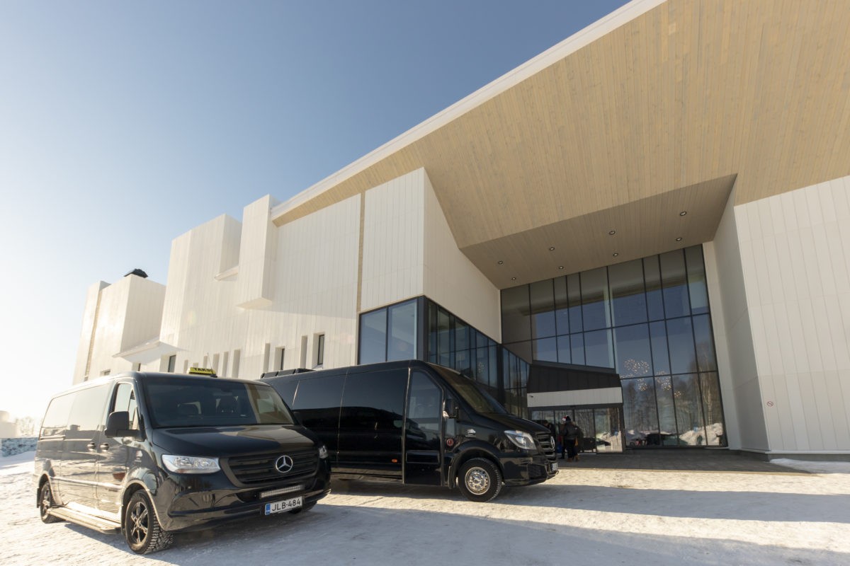 How do I recognize official taxis in Lapland? - Sea Lapland Taxi